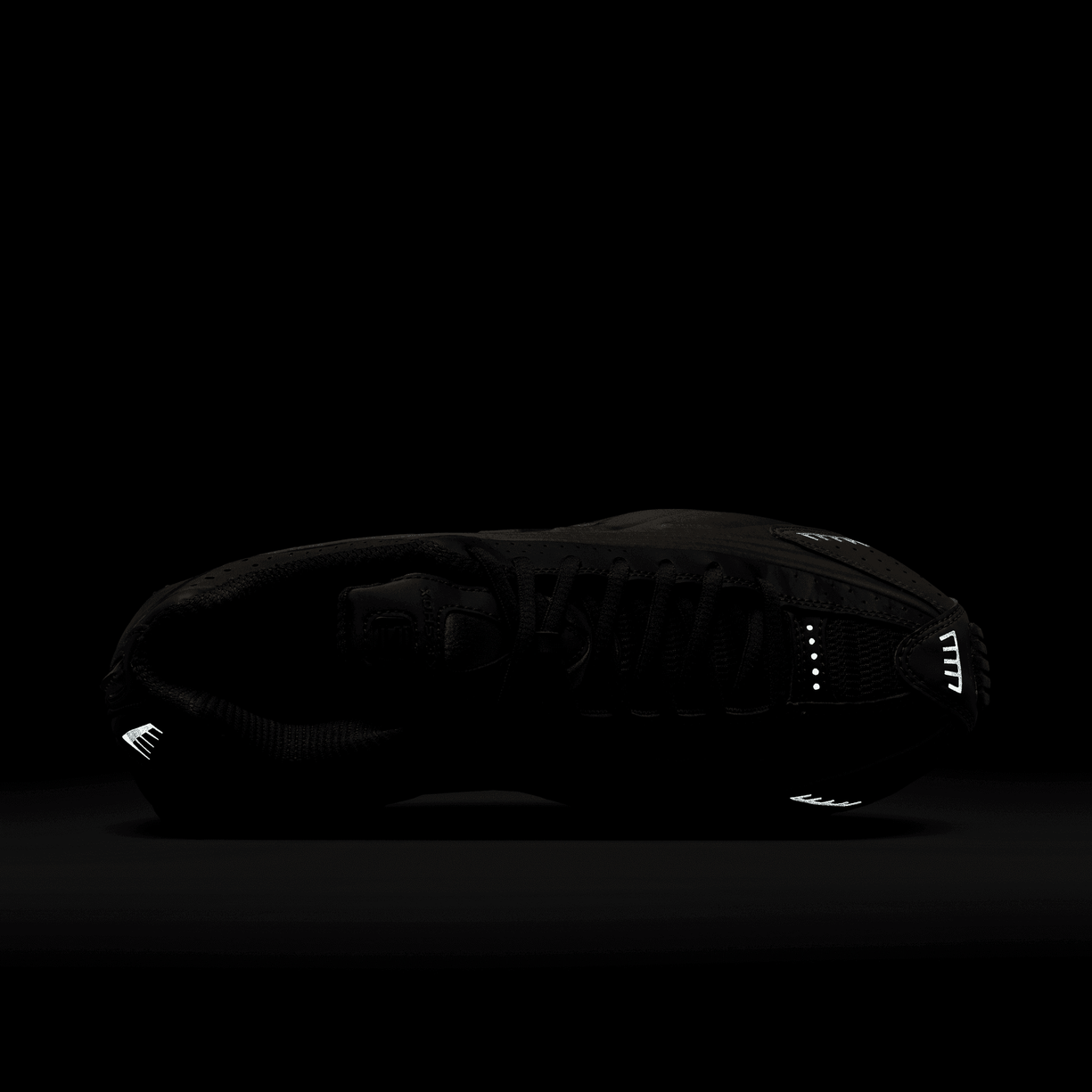 Women's Nike Shox R4 5 – The Closet Inc.